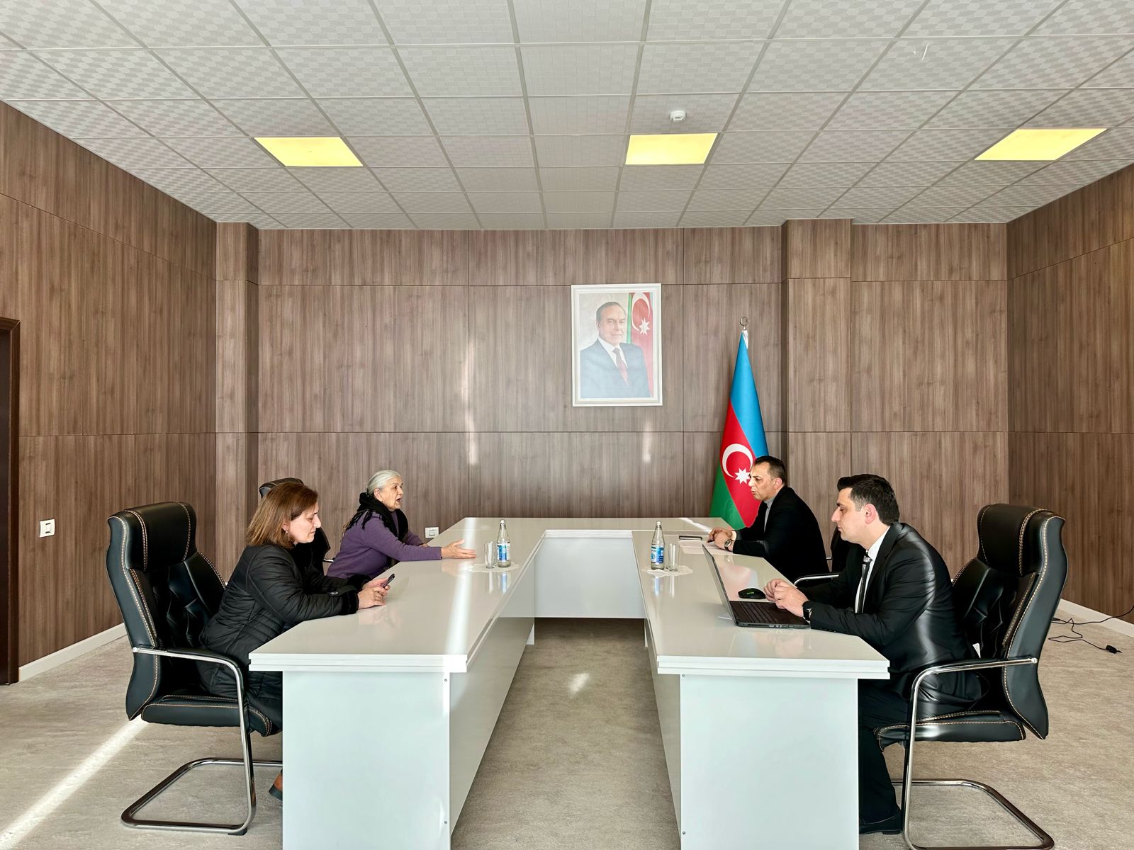 Vüqar İskəndərov vətəndaşları qəbul etdi - FOTO - Globalinfo.az