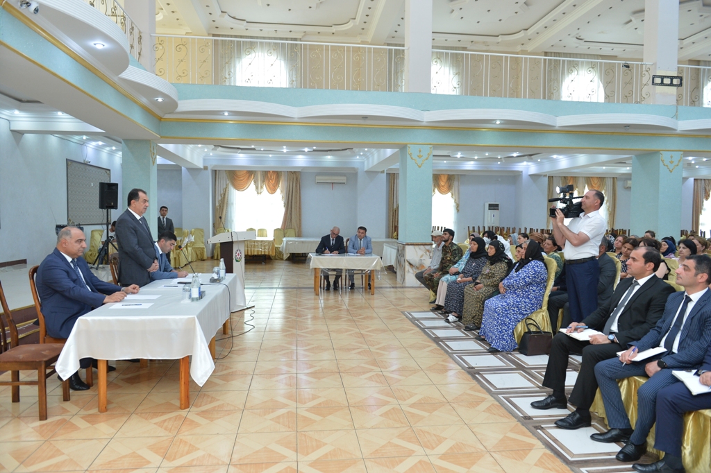 Liman sakinləri Taleh Qaraşovun səyyar qəbul-görüşündən razı qalıblar ...