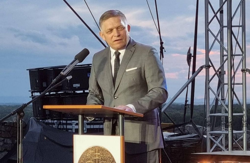 Fitso sui-qəsd cəhdindən sonra ilk dəfə ictimaiyyət qarşısında - VİDEO ...