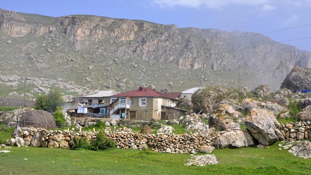 Azərbaycanın rayonlarında bəzi sakinlər evlərini tərk edirlər - Səbəb ...