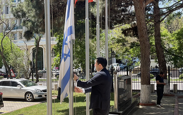 İsrailin Bakıdakı səfirliyində bayraq yarıya endirildi - FOTO ...